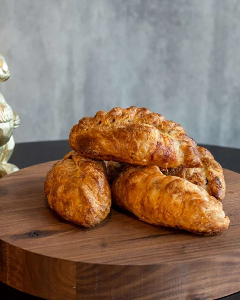 Kibinas su kiauliena