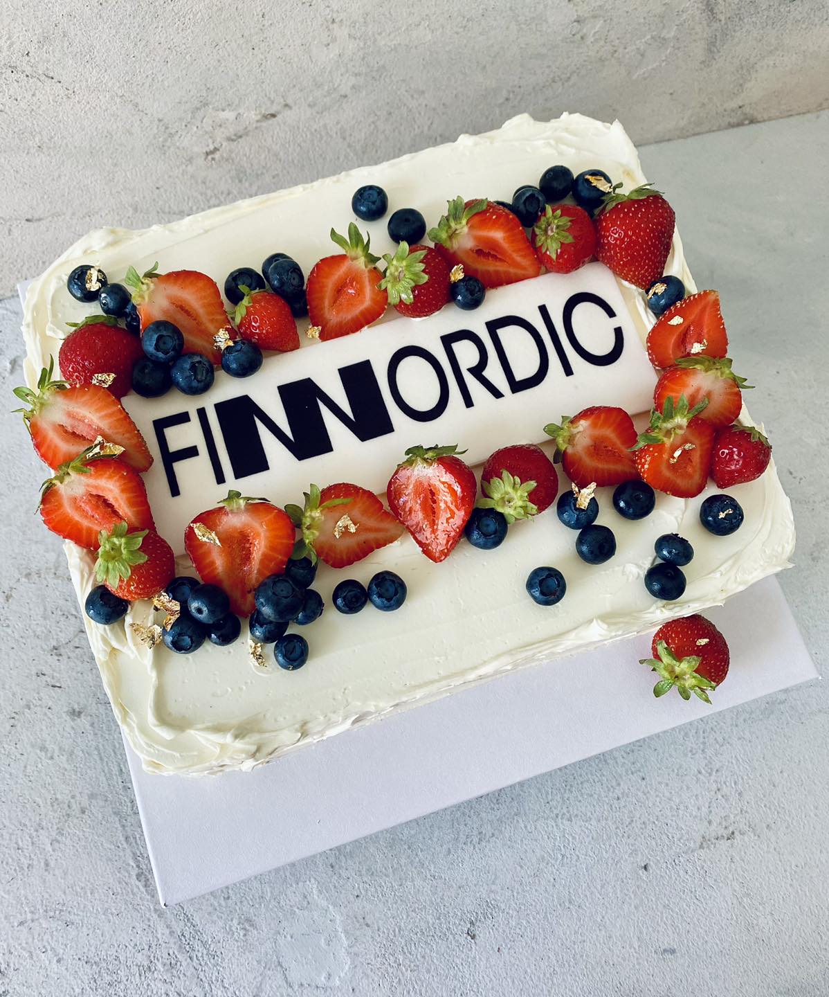 Tortai ĮMONĖMS su logotipu